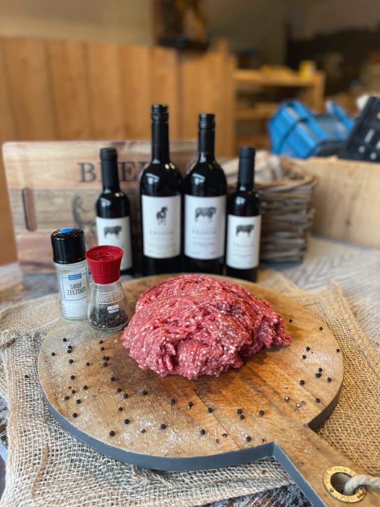 Rundergehakt ongekruid per 300 gram verpakt - Streekwinkel Katlijk ...